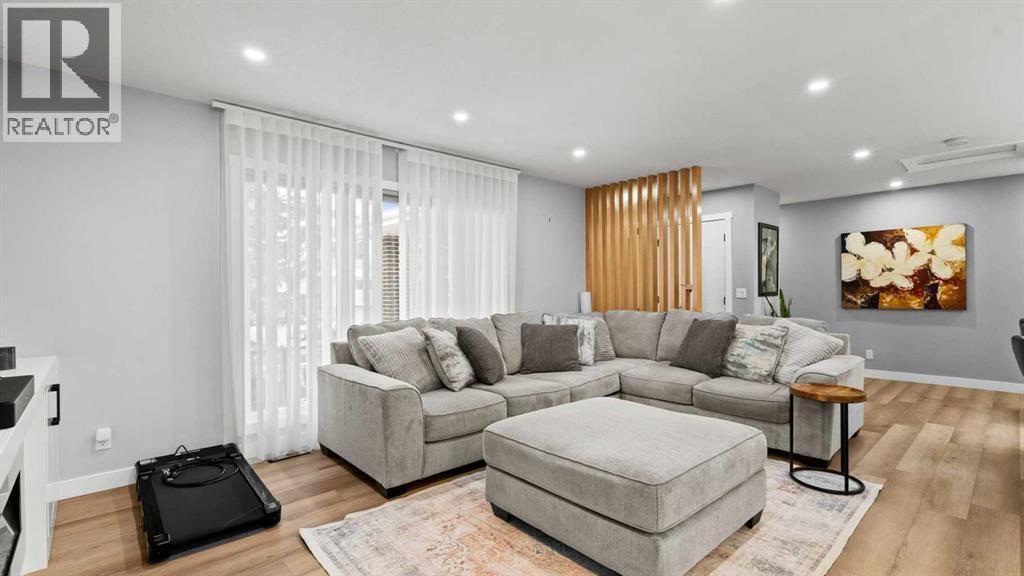 7036 Silverview Road NW, Calgary, Alberta T3B3M1 - A2278779 | REALTOR.ca