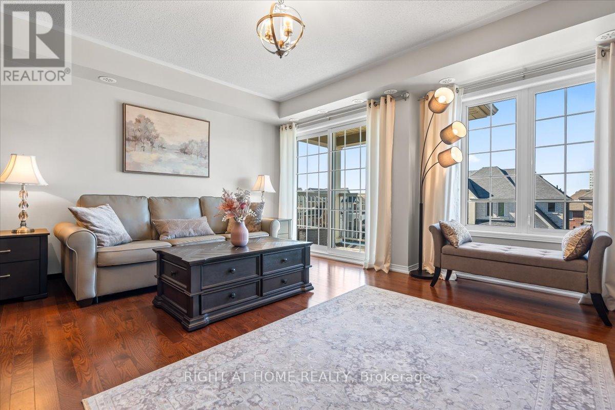 For sale: 11 - 149 ISAAC DEVINS BOULEVARD, Toronto (Humberlea-Pelmo ...