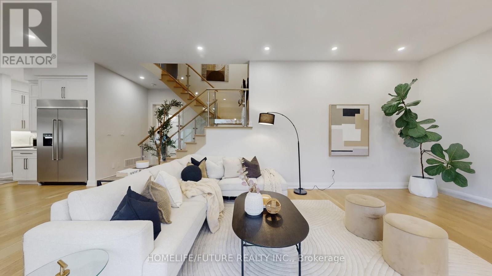 For sale: 396 FRONTIER COURT, Pickering (Rosebank), Ontario L1W4A9 ...