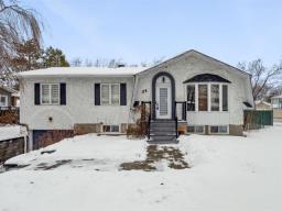 For sale: 34 Ch. de la Gatineau, Candiac, Quebec J5R3V1 - 16373877 ...