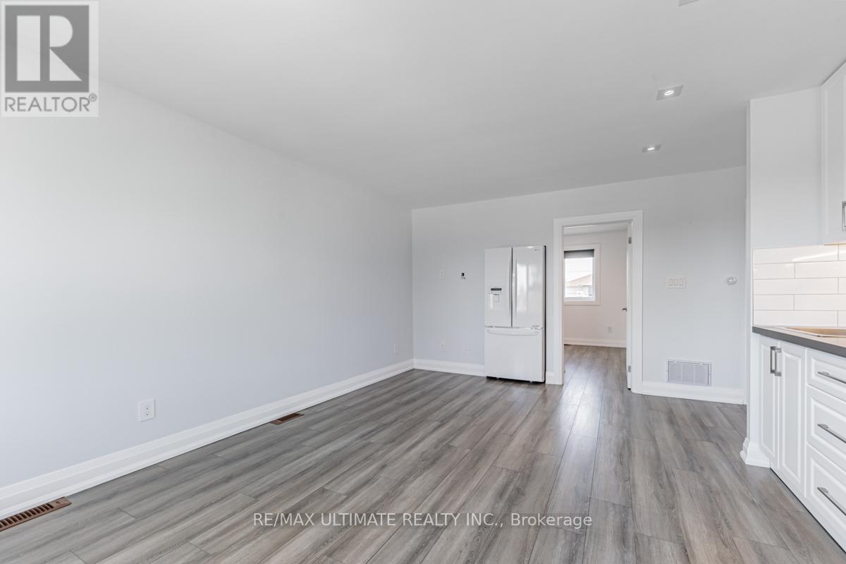 À louer : UPPER - 198 CORNELIUS PARKWAY, Toronto (Rustic), Ontario ...