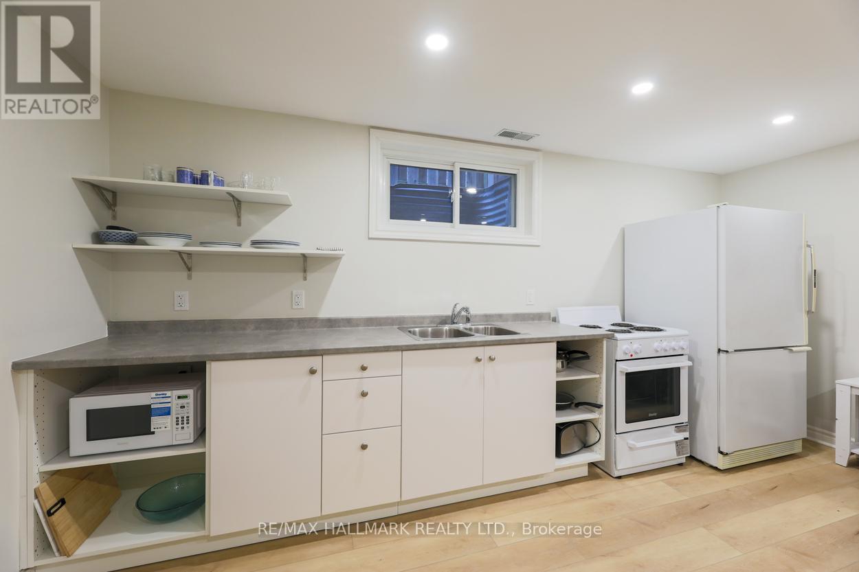 À louer : LOWER 1 - 3 MINORCA PLACE, Toronto (Parkwoods-Donalda ...