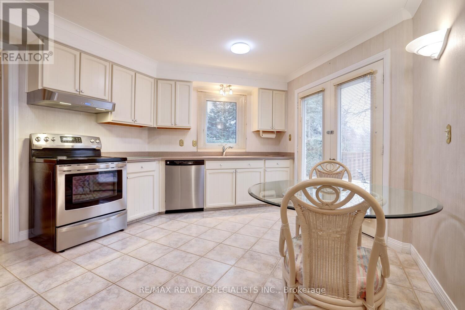 À vendre : 2548 KING RICHARD'S PLACE, Mississauga (Sheridan), Ontario ...