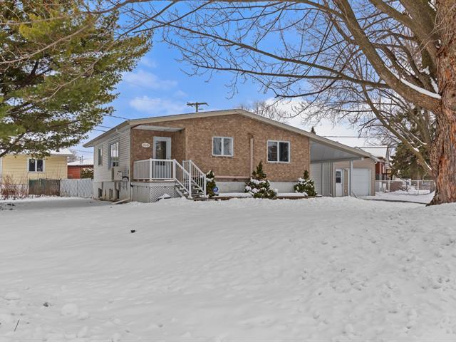 À vendre : 640 Rue Thérien, Laval (Saint-François), Québec H7A1Y2 ...