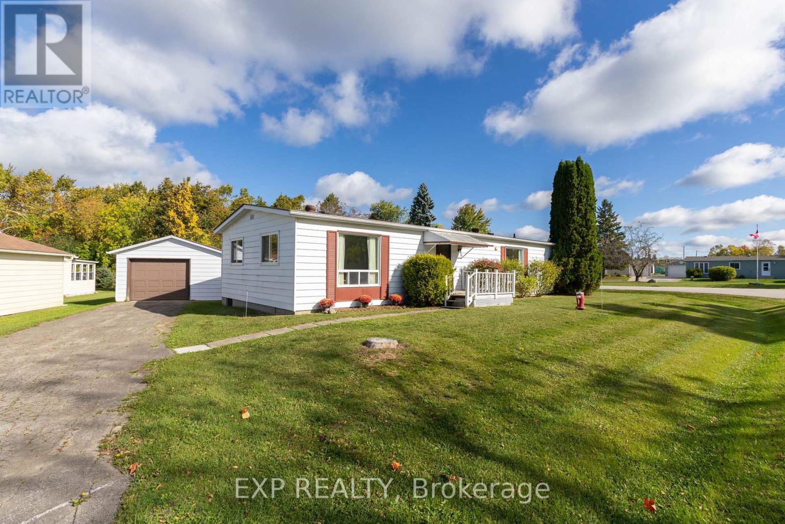 À vendre : 11 GENEVA COURT, Georgina (Sutton & Jackson's Point ...