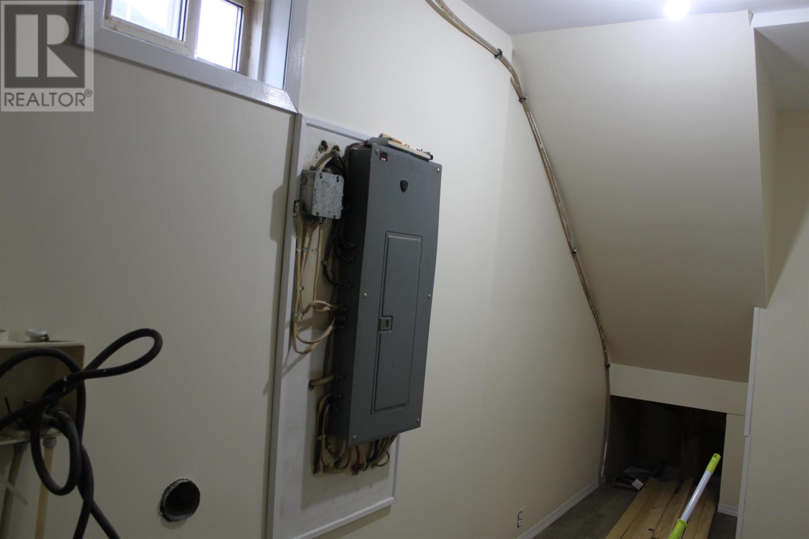 For sale: 115 Robertson ST, THUNDER BAY, Ontario P7C2N6 - TB2600078 ...