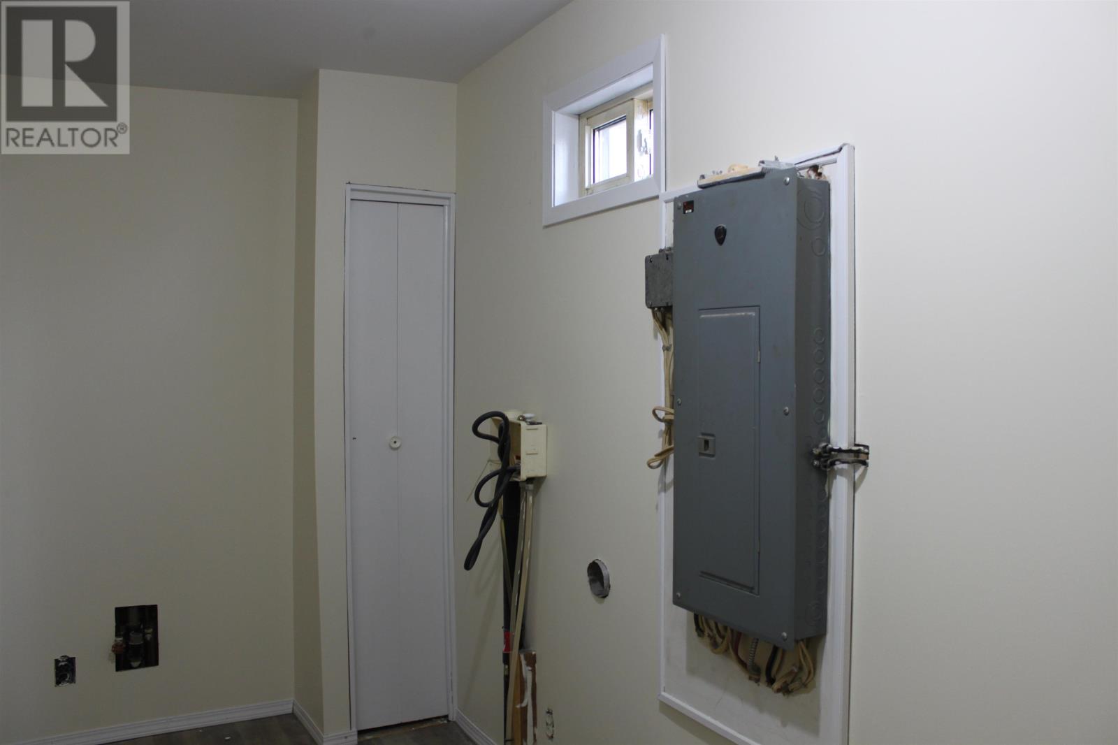 For sale: 115 Robertson ST, THUNDER BAY, Ontario P7C2N6 - TB2600078 ...