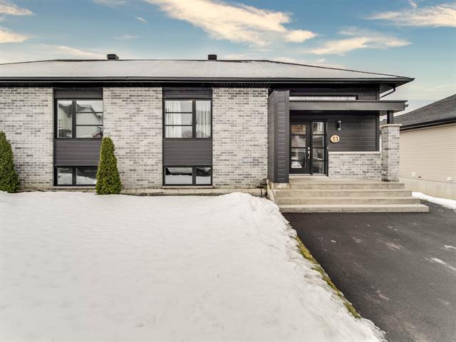 For sale: 13 Rue Madeleine-Marchand, Léry, Quebec J6N0T6 - 16620253 ...