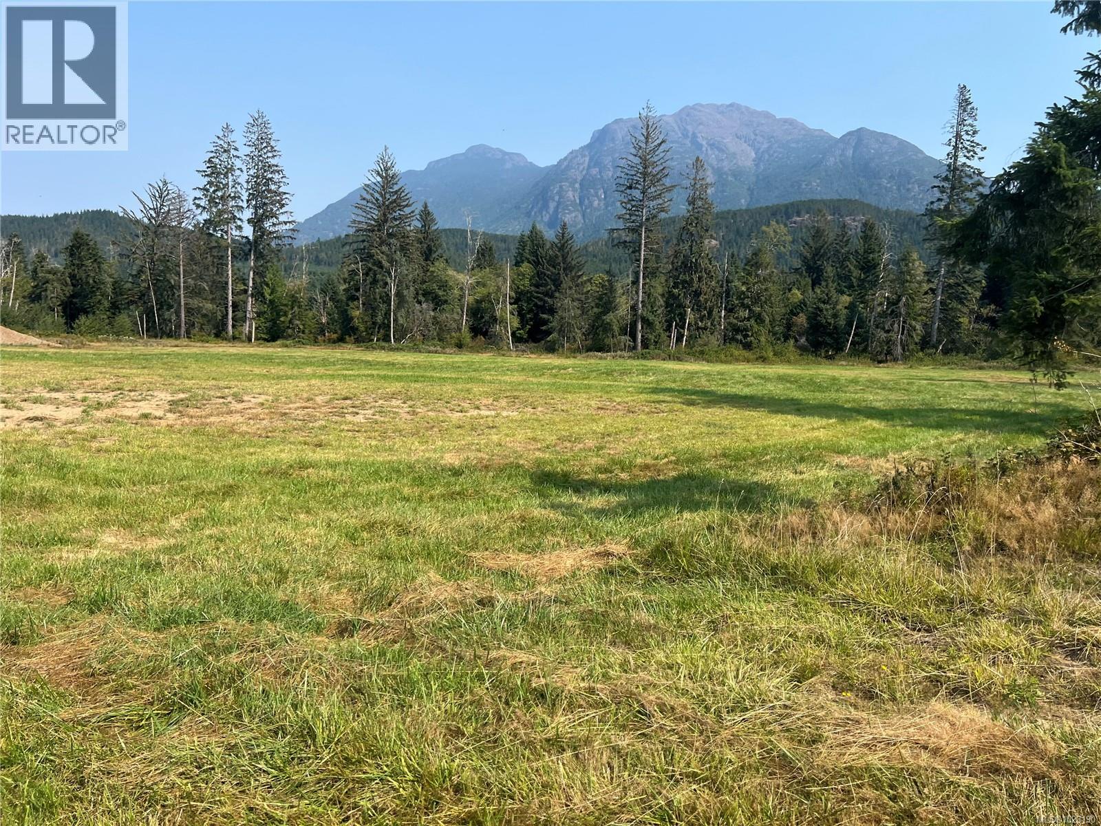 For sale: 1845 Stowe Creek Rd, Sayward, British Columbia V0P1R0 ...