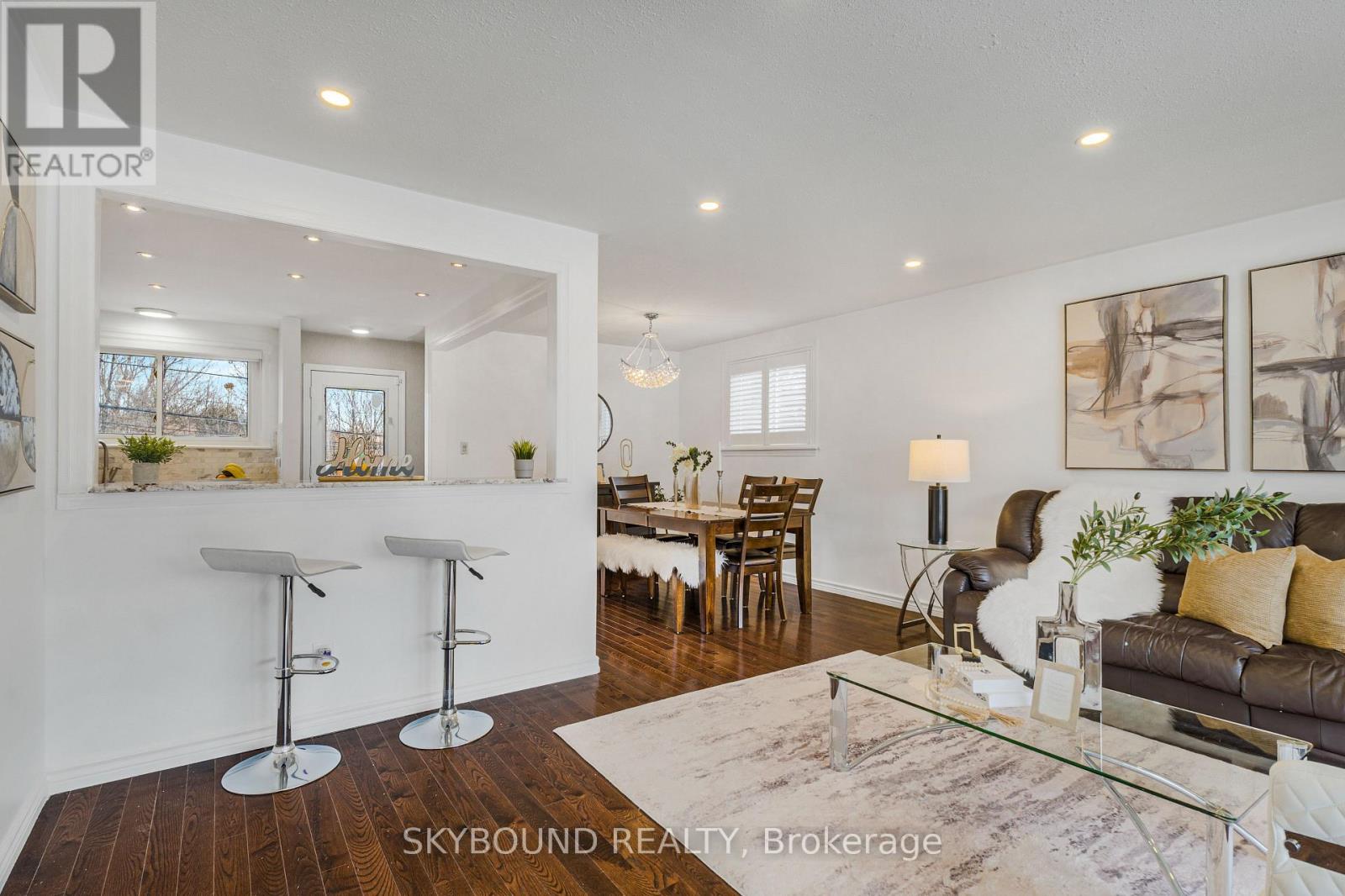 À vendre : 11 ADDINGTON CRESCENT, Brampton (Avondale), Ontario L6T2R1 ...