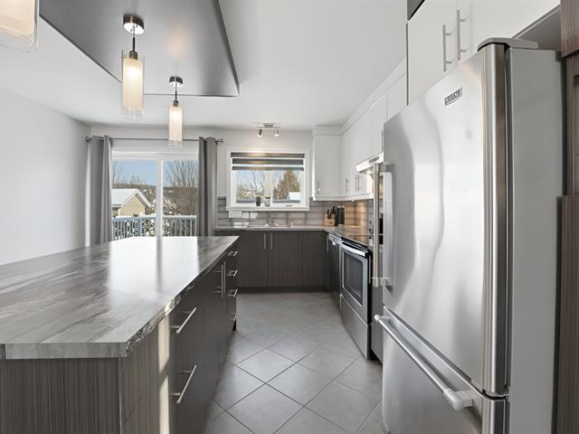 For sale: 403 Av. des Bouleaux, Vallée-Jonction, Quebec G0S3J0 ...