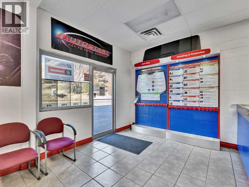 À louer : 1137 & 1139 Kingsway Avenue SE, Medicine Hat, Alberta T1A2Y1 ...