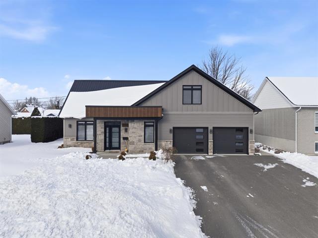 For sale: 5180 Rue Gaudet, Drummondville, Quebec J2E1L9 - 18141925 ...