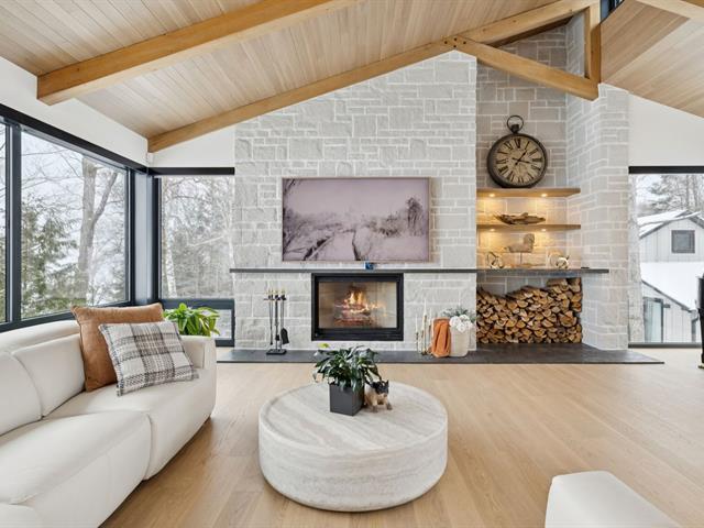 À vendre : 372 Ch. de la Baie-Yelle, Lac-Simon, Québec J0V1E0 ...