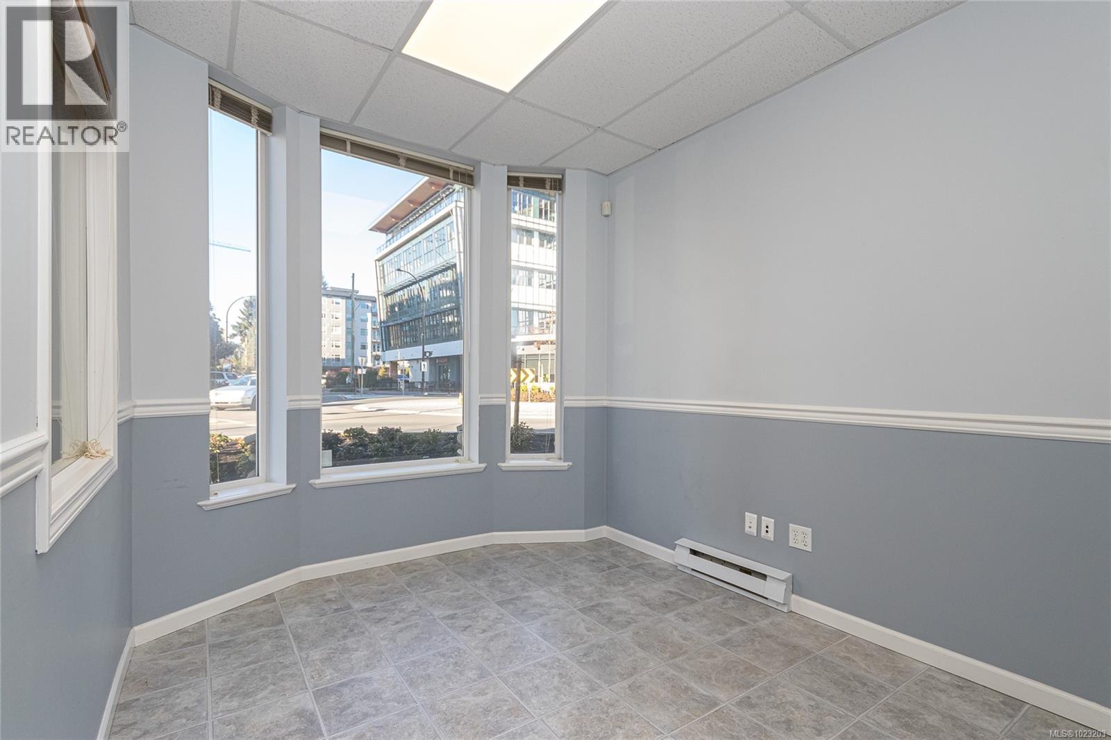 For sale: 107 2849 Peatt Rd, Langford, British Columbia V9B3V5 ...