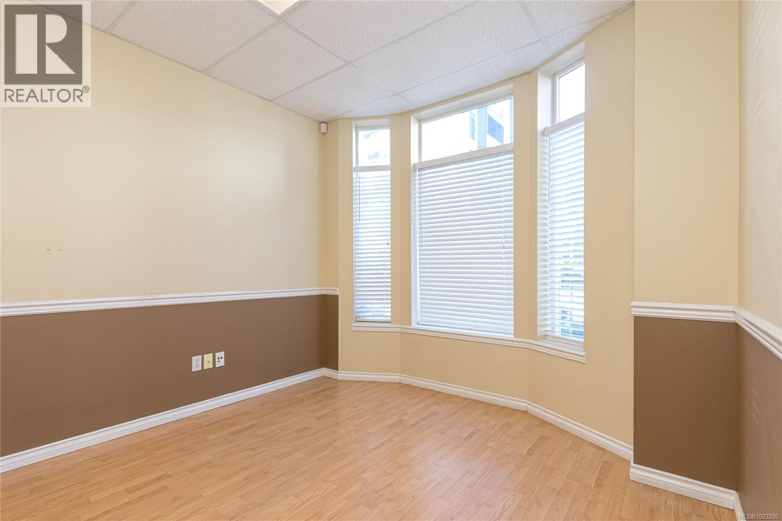 For sale: 103 2849 Peatt Rd, Langford, British Columbia V9B3V5 ...