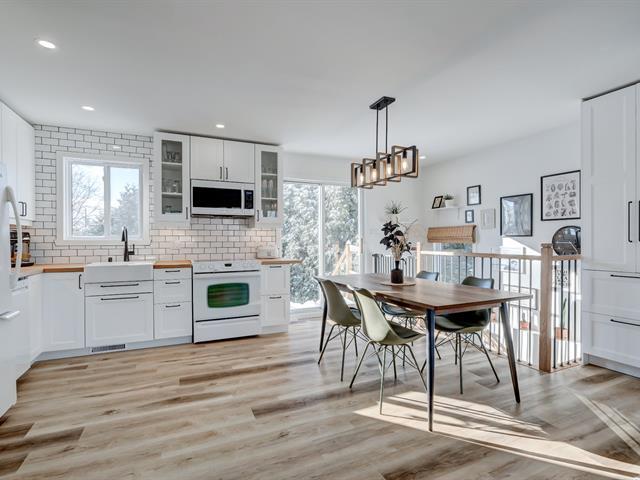 À vendre : 814 Av. de l'Abbé-Théoret, Sainte-Julie, Québec J3E1M6 ...