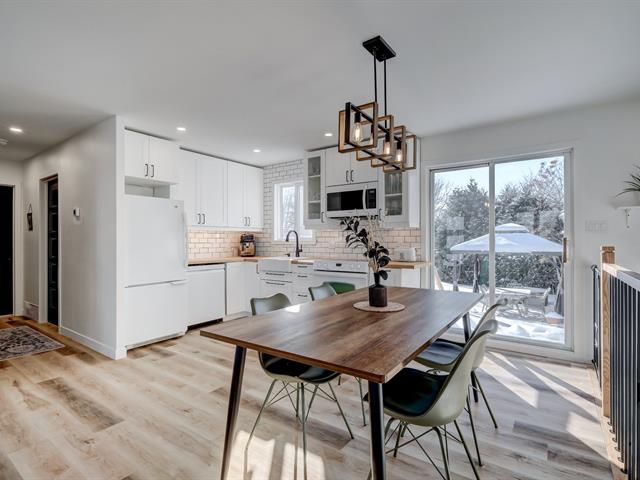 À vendre : 814 Av. de l'Abbé-Théoret, Sainte-Julie, Québec J3E1M6 ...