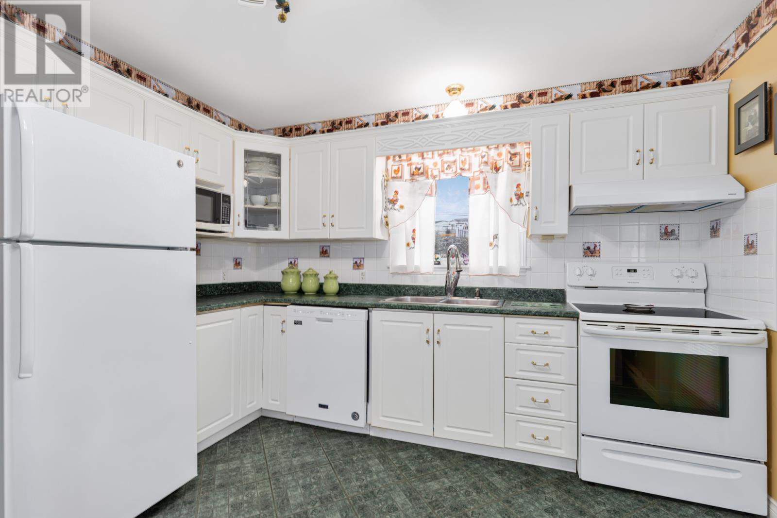 For sale: 27 Kestrel Drive, Paradise, Newfoundland & Labrador A1L1G6 ...