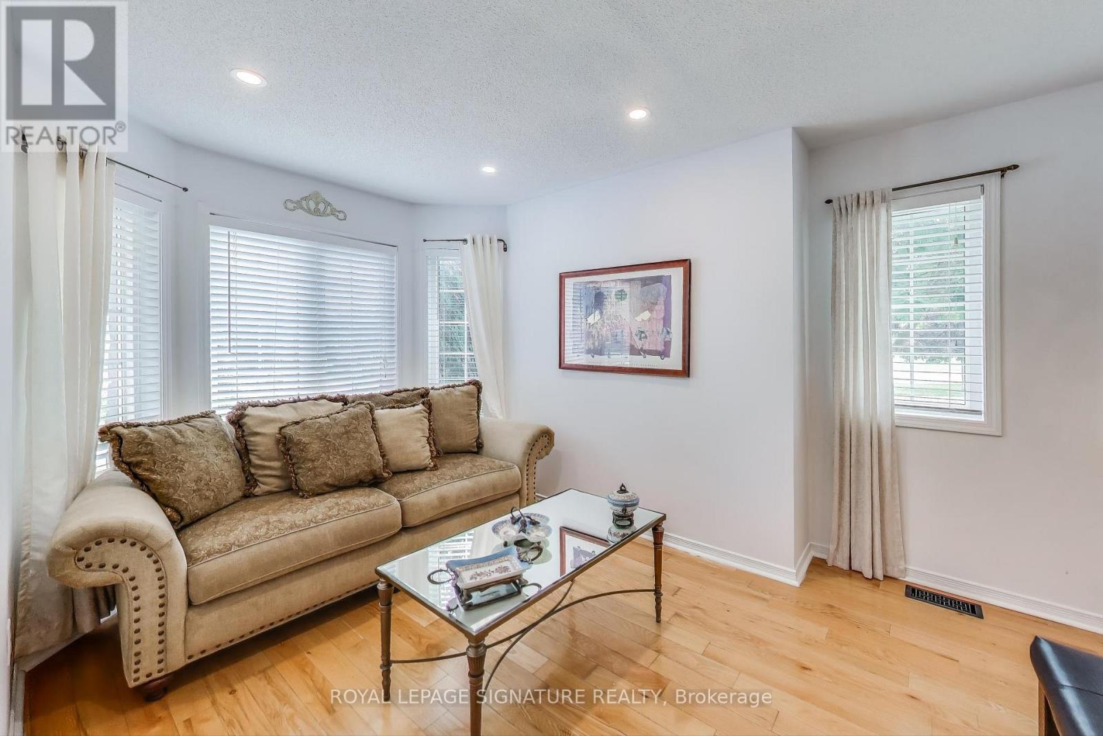 À vendre : 65 RED RIVER CRESCENT, Newmarket (Woodland Hill), Ontario ...