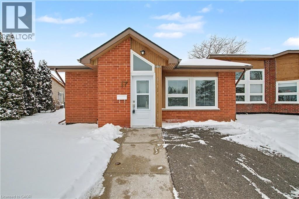 À vendre : 17 MONSIGNOR HENKEY Terrace, Hamilton, Ontario L9B2M2 ...