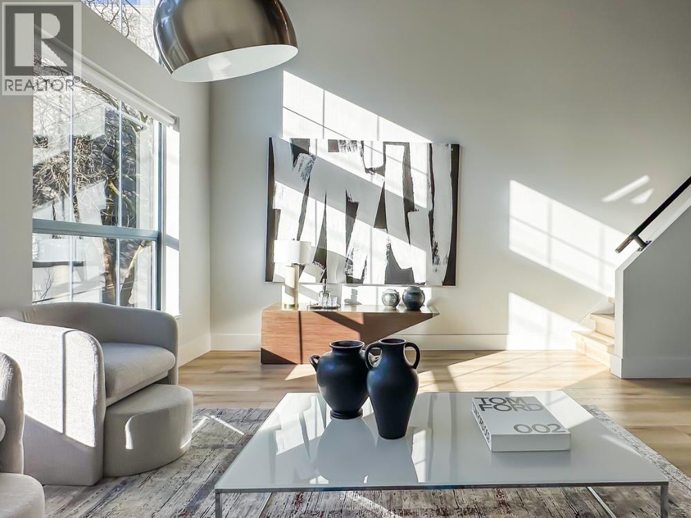 À vendre : 315 336 E 1ST AVENUE, Vancouver, Colombie-Britannique V5T4R6 ...