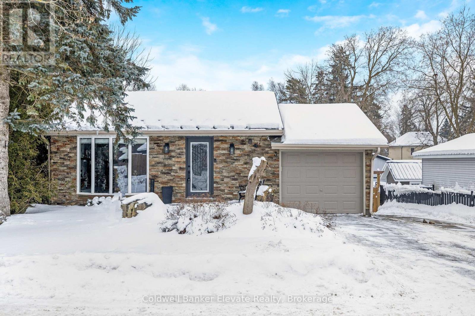 For sale: 3 LORNE STREET, Erin, Ontario N0B1T0 - X12710424 | REALTOR.ca