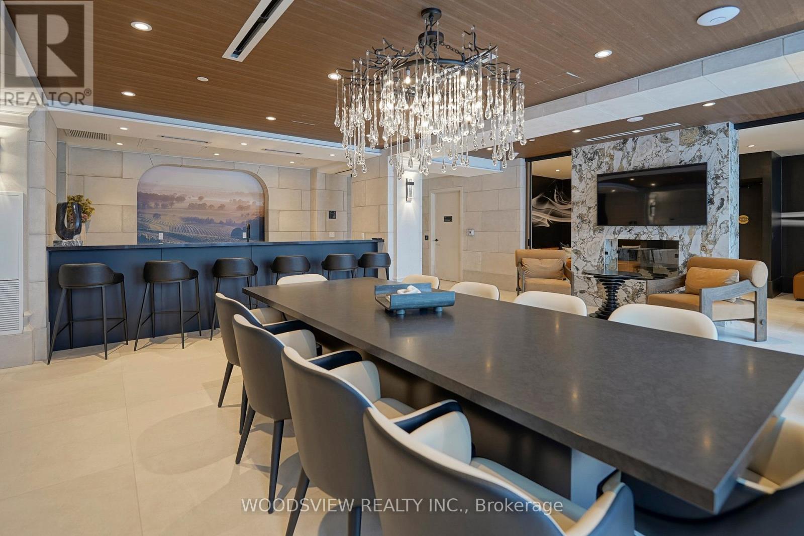 For sale: 533 - 2075 KING ROAD, King (King City), Ontario L7B0R6 - N12711264 | REALTOR.ca