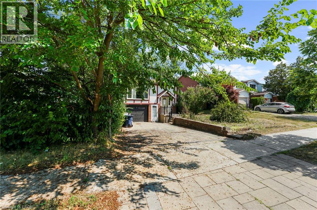 For sale: 50 APACHE Trail, Toronto, Ontario M2H2H7 - 40799829 | REALTOR.ca
