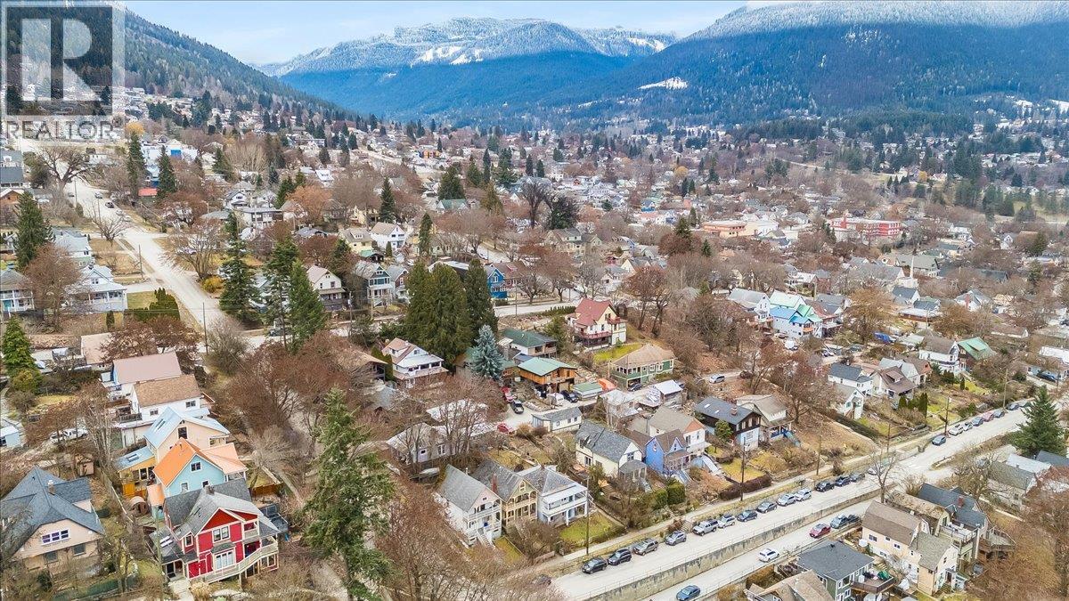 For sale: 820 Victoria Street, Nelson, British Columbia V1L4L5 ...