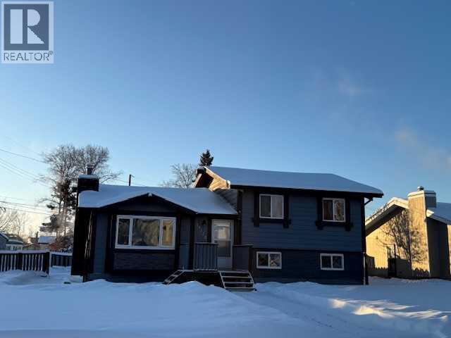 For sale: 10323 98 Avenue, High Level, Alberta T0H1Z0 - A2275053 ...