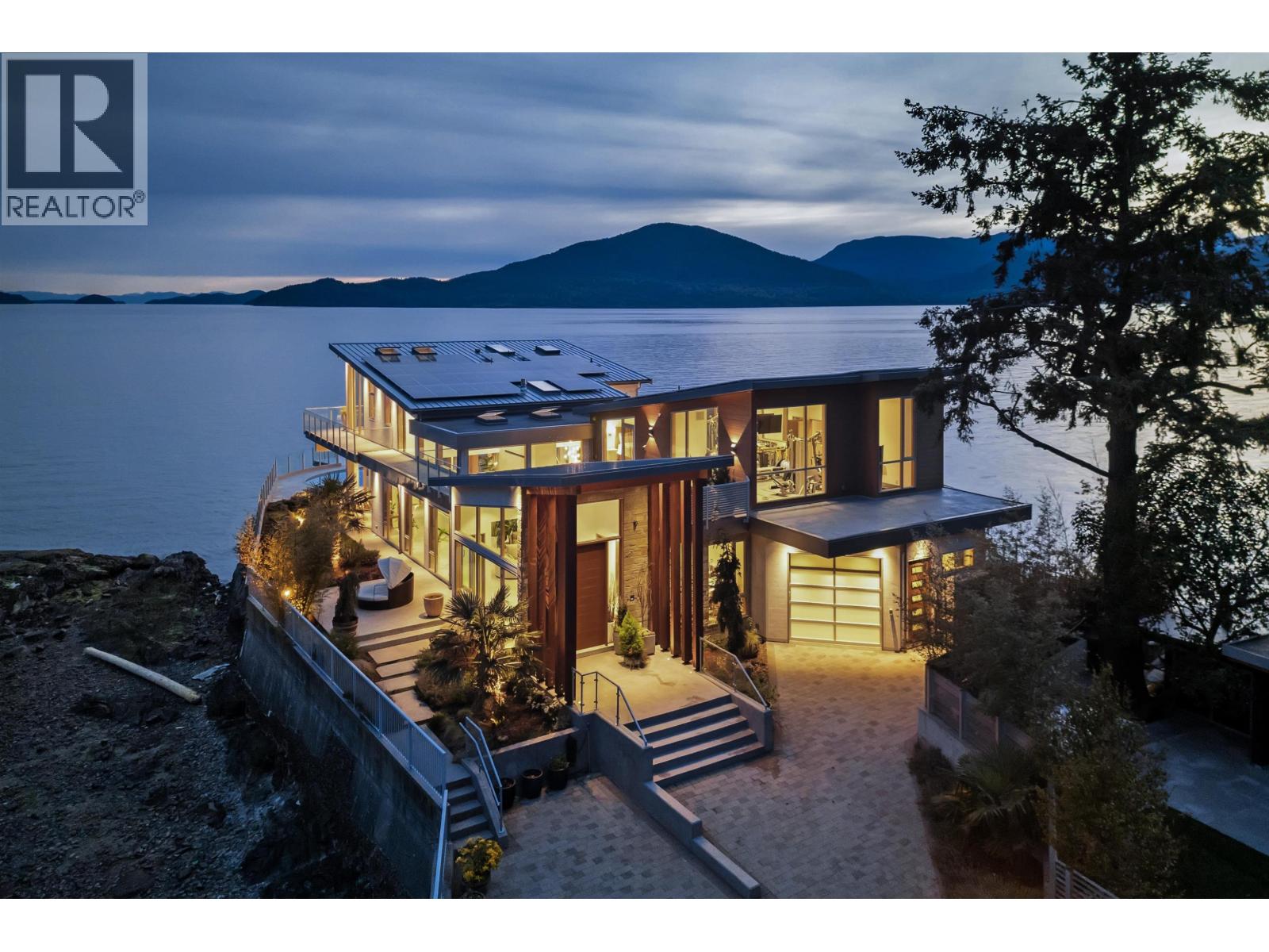 For sale: 15 BRUNSWICK BEACH ROAD, Lions Bay, British Columbia V0N2E0 ...