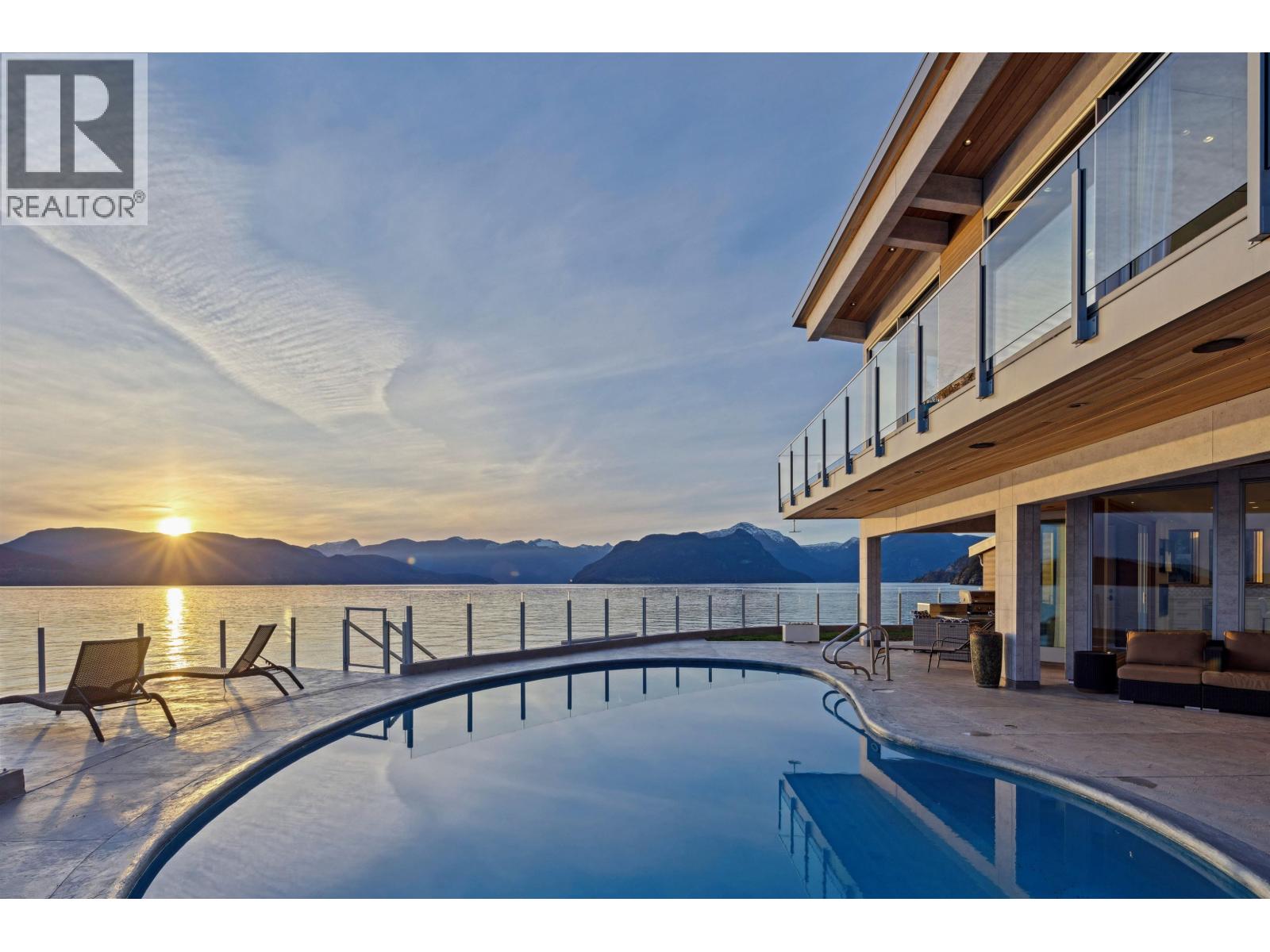 For sale: 15 BRUNSWICK BEACH ROAD, Lions Bay, British Columbia V0N2E0 ...