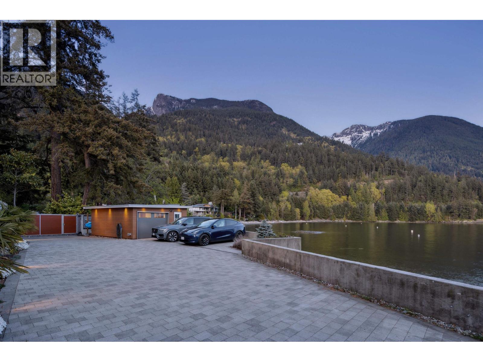 For sale: 15 BRUNSWICK BEACH ROAD, Lions Bay, British Columbia V0N2E0 ...