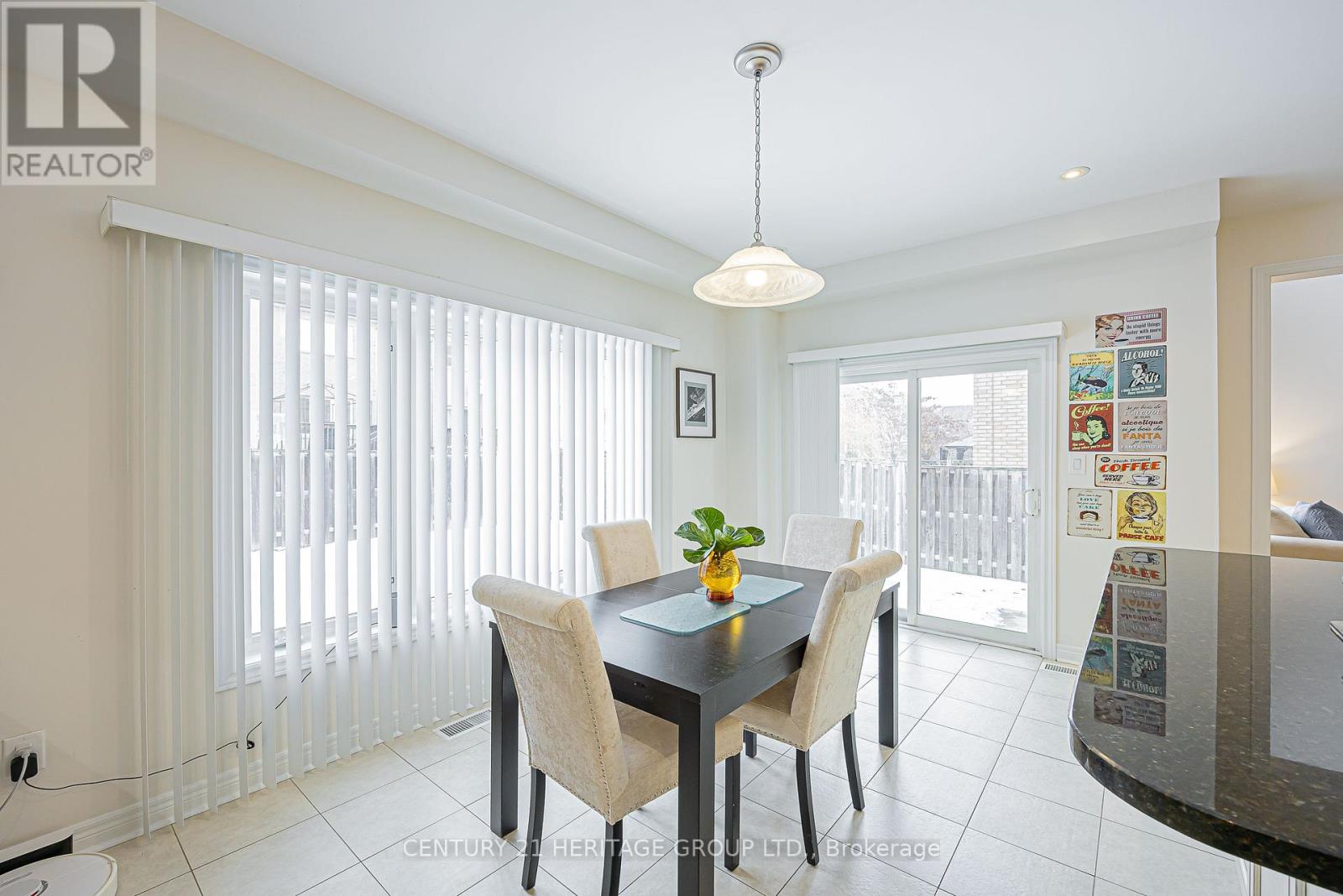 À vendre : 52 MAPLE VALLEY ROAD, Vaughan (Patterson), Ontario L6A0X8 ...