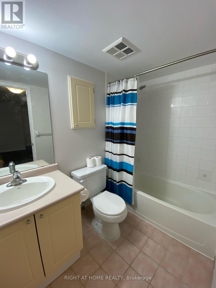 À louer : 215 - 2100 JOHN STREET, Markham (German Mills), Ontario ...