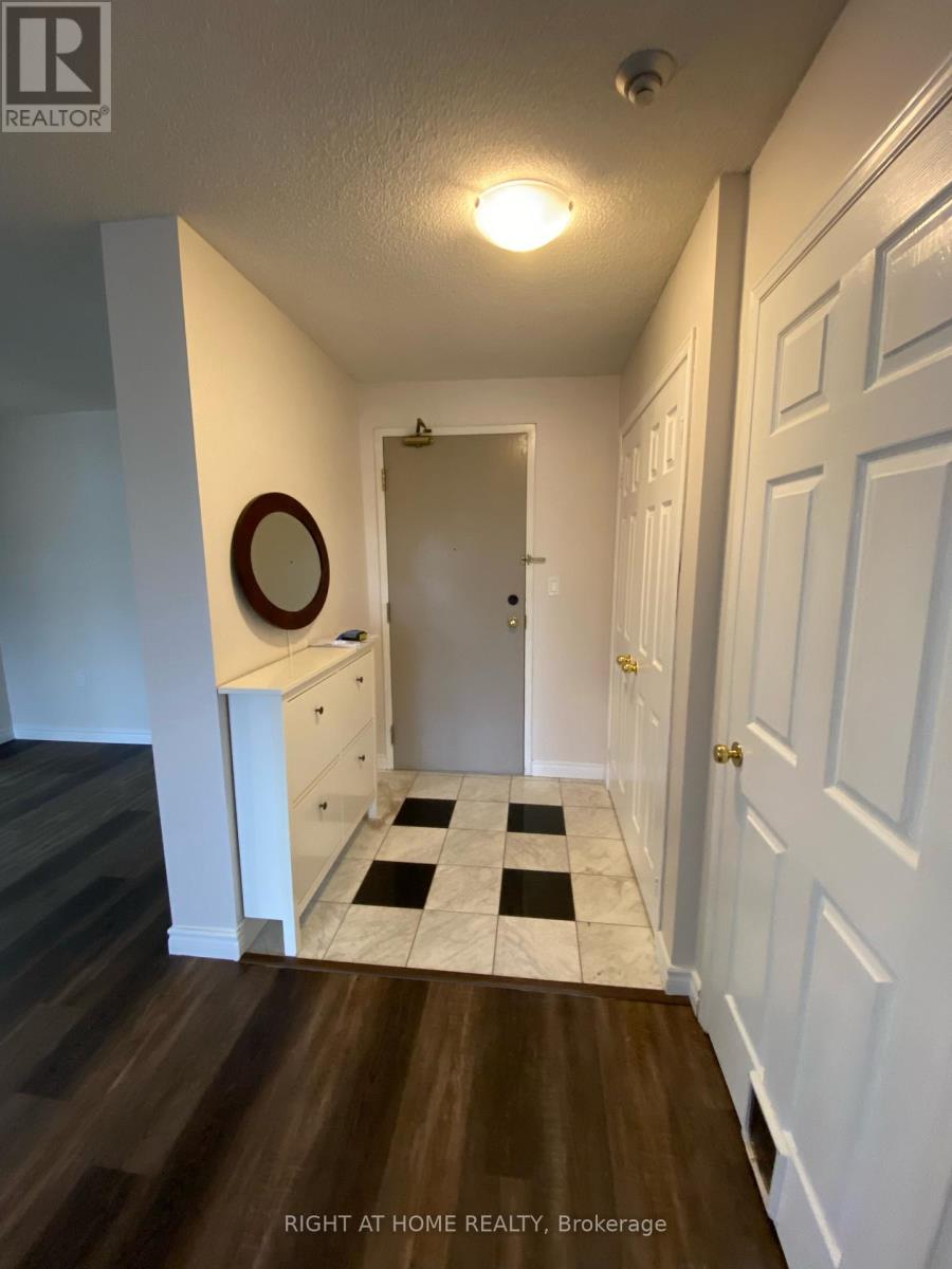 À louer : 215 - 2100 JOHN STREET, Markham (German Mills), Ontario ...