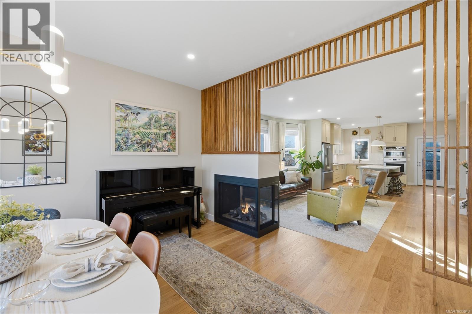 For sale: 525 Sumas St, Victoria, British Columbia V8T4S4 - 1023943 ...