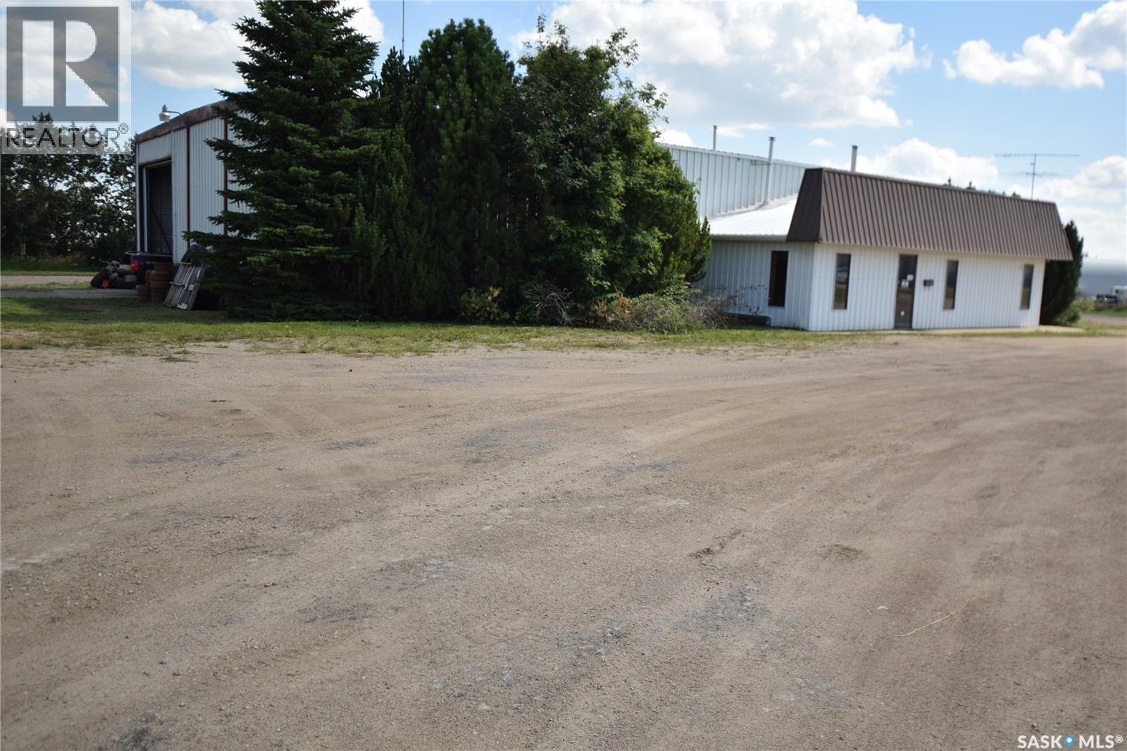 For sale: 130 2 HIGHWAY, Cudworth, Saskatchewan S0K1B0 - SK027299 ...