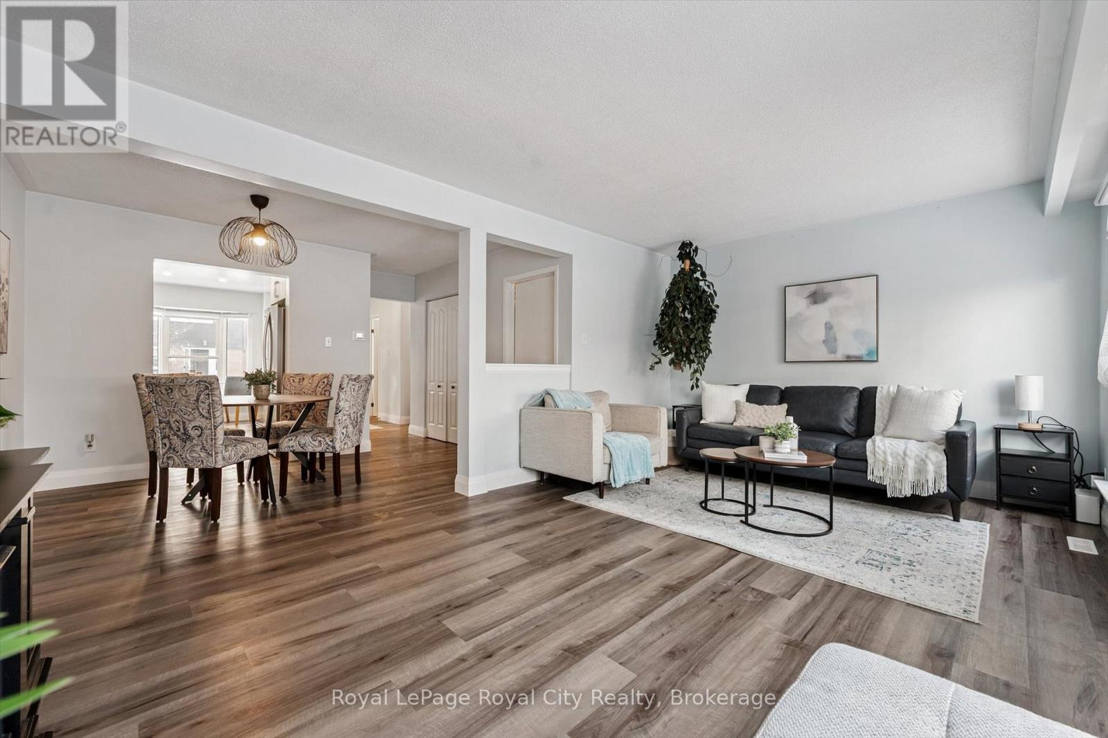 For sale: 30 - 121 BAGOT STREET, Guelph (Junction/Onward Willow ...