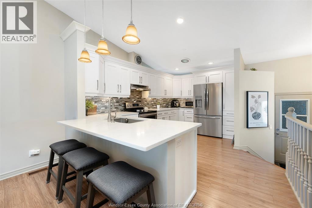 For sale: 2 QUEEN'S HILL CRESCENT, Leamington, Ontario N8H5M6 ...