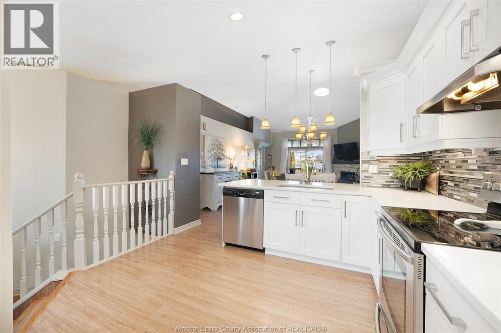 For sale: 2 QUEEN'S HILL CRESCENT, Leamington, Ontario N8H5M6 ...