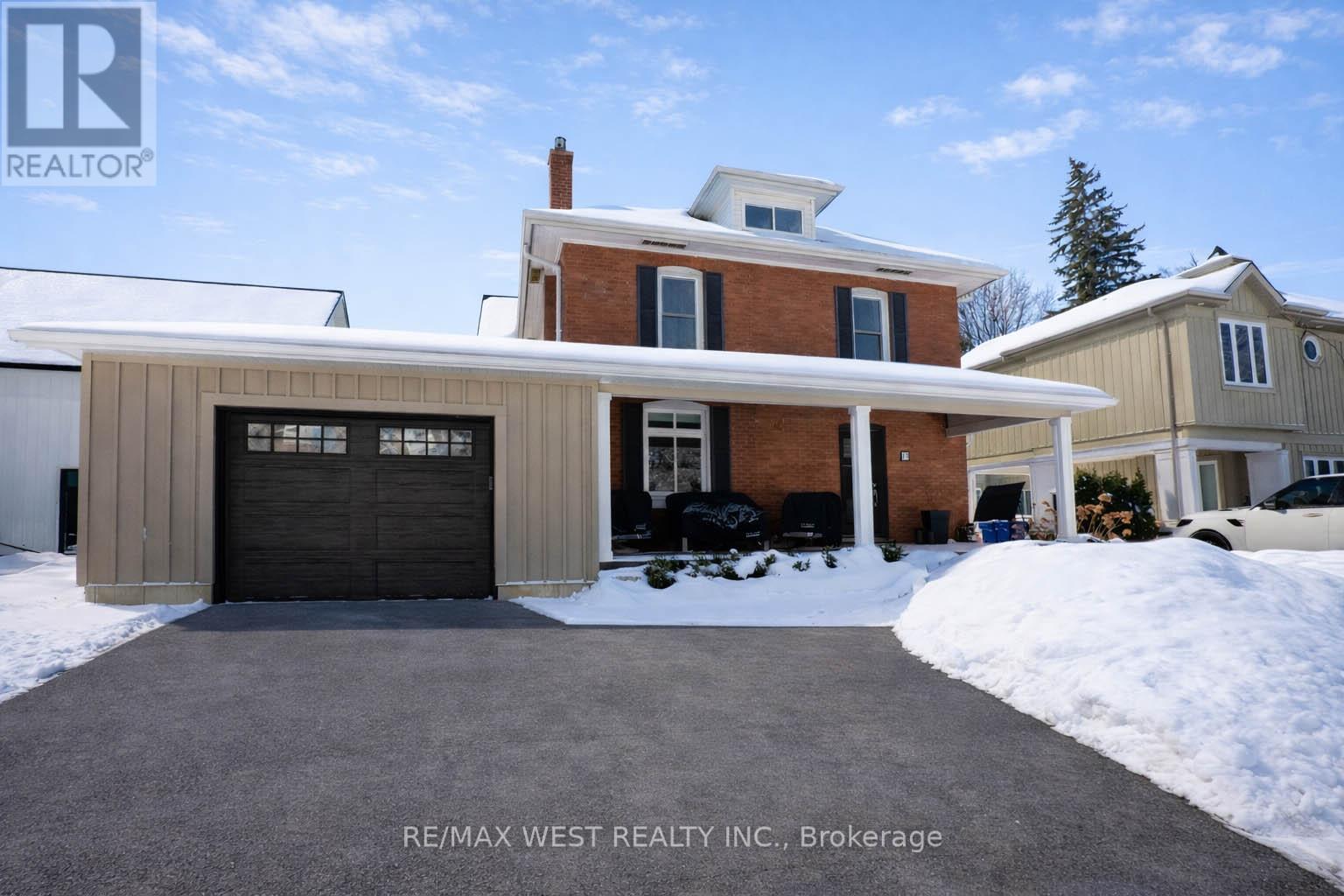 For sale: 53 METCALFE STREET, Aurora (Aurora Village), Ontario L4G1E5 ...