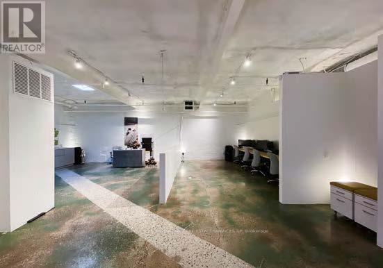 À louer : 680 CALEDONIA ROAD, Toronto (Briar Hill-Belgravia), Ontario ...