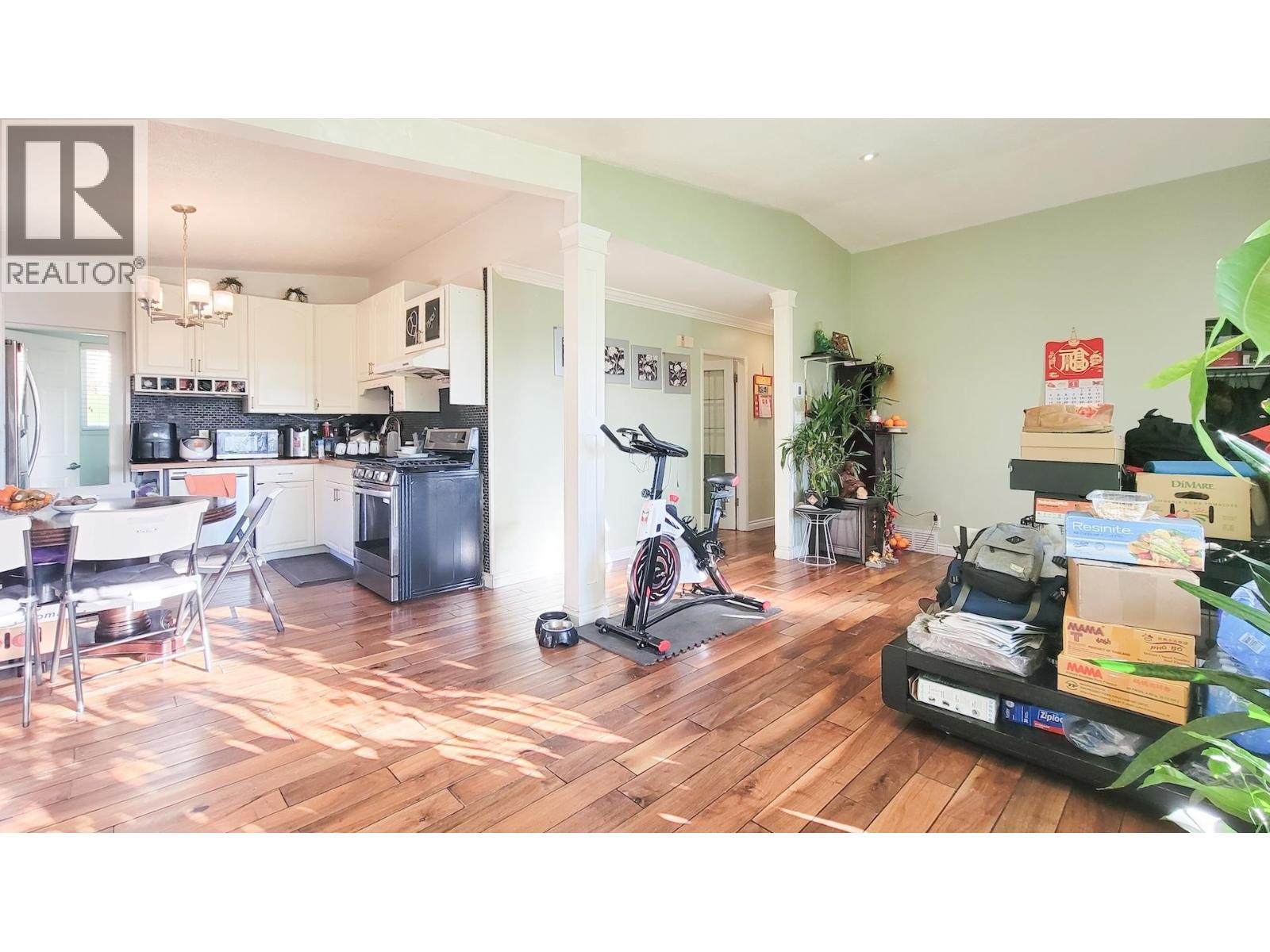 For sale: 333 LOUELLEN STREET, New Westminster, British Columbia V3M4G6 ...