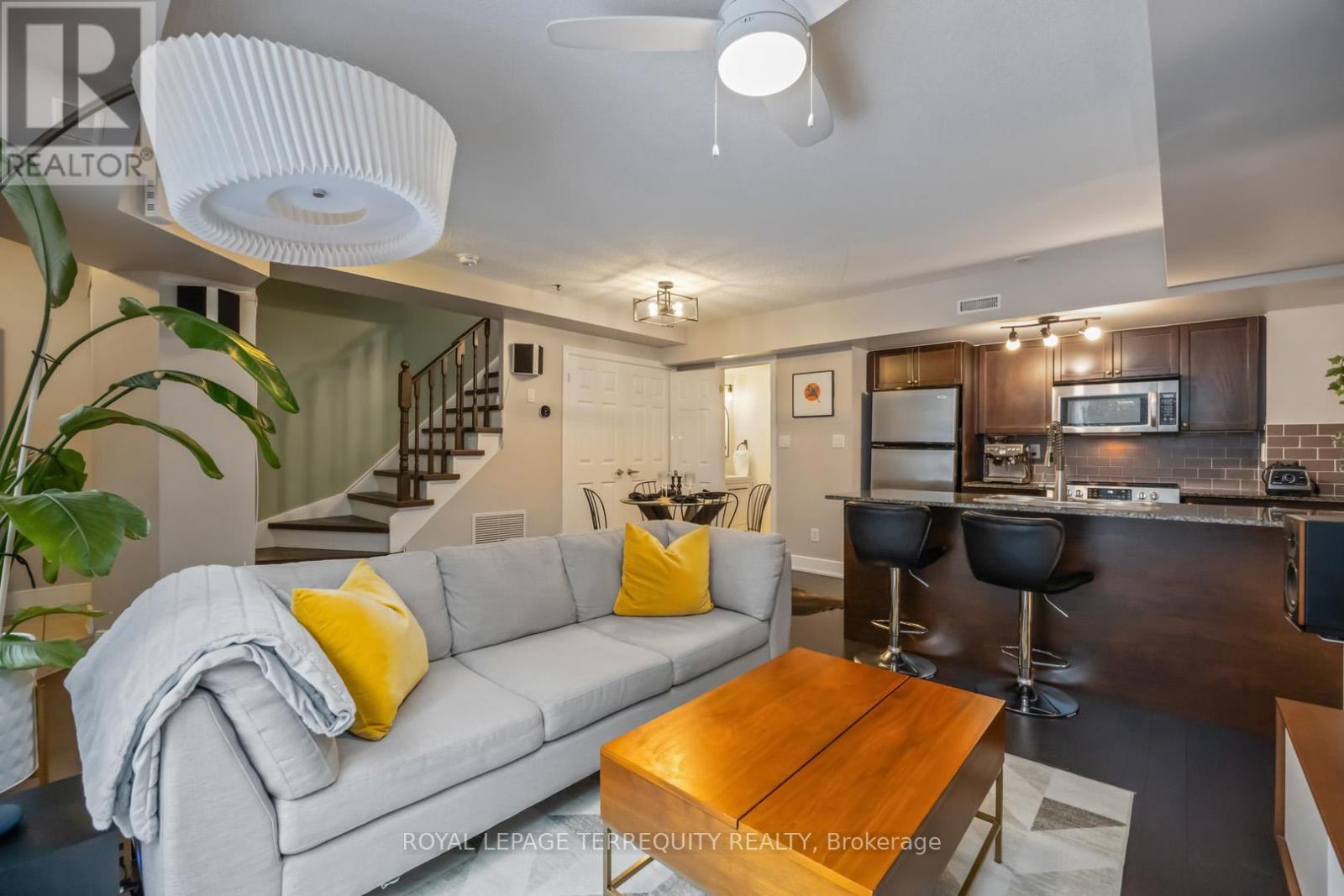 À vendre : 130 - 25 TURNTABLE CRESCENT, Toronto (Dovercourt-Wallace ...