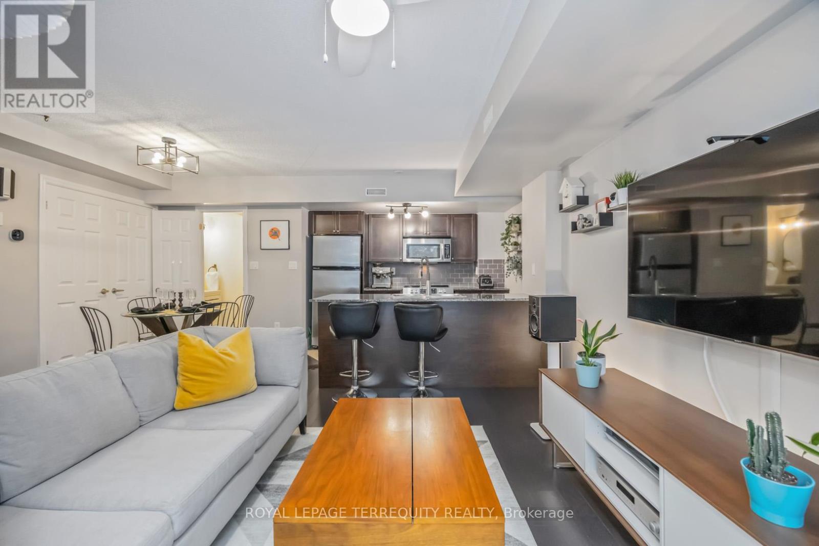 À vendre : 130 - 25 TURNTABLE CRESCENT, Toronto (Dovercourt-Wallace ...