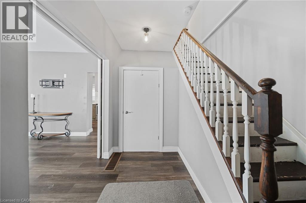 À louer : 123 SUTHERLAND Street, Caledonia, Ontario N3W1C6 - 40800909 ...