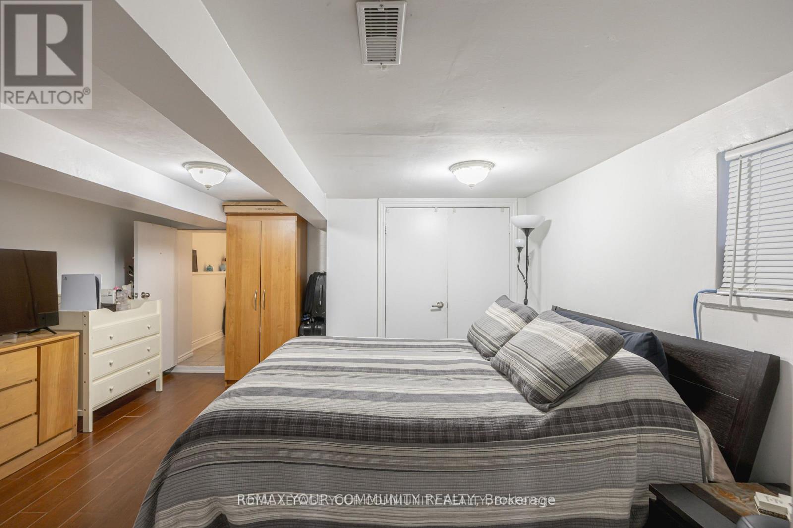 À vendre : 154 DAY AVENUE, Toronto (Caledonia-Fairbank), Ontario M6E3W3 ...