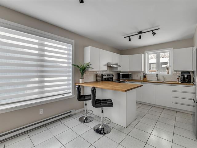 For sale: 226 Rue des Acadiens, Québec (Charlesbourg), Quebec G2M1M4 ...